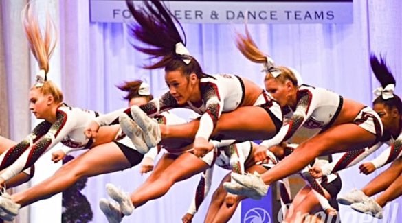Cheerleading Jumps for Beginners: Types and Scoring Explained