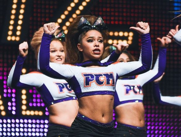 10 Basic & Rare Flyer Body Positions in Cheerleading (With Pictures!)